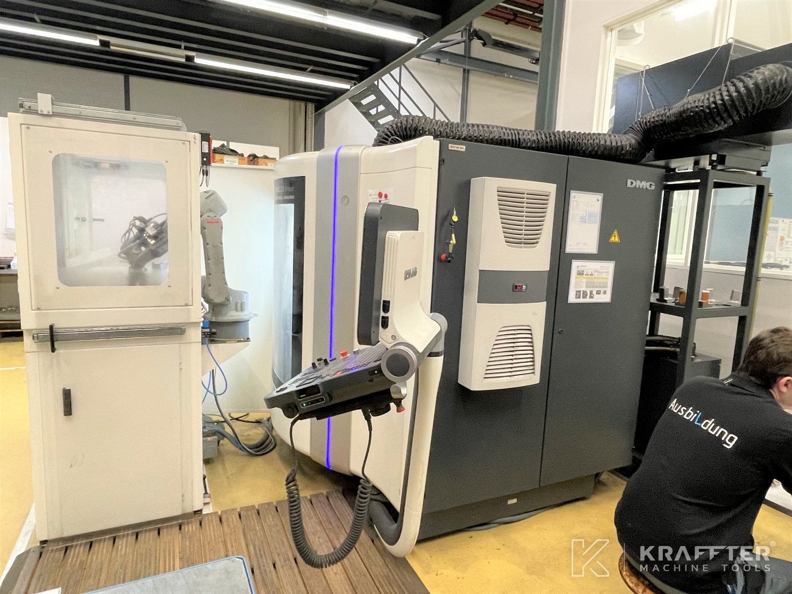 DMG HSC 20 Linear & WH 3 DMG AUTOMATION robot 5 axis (982)