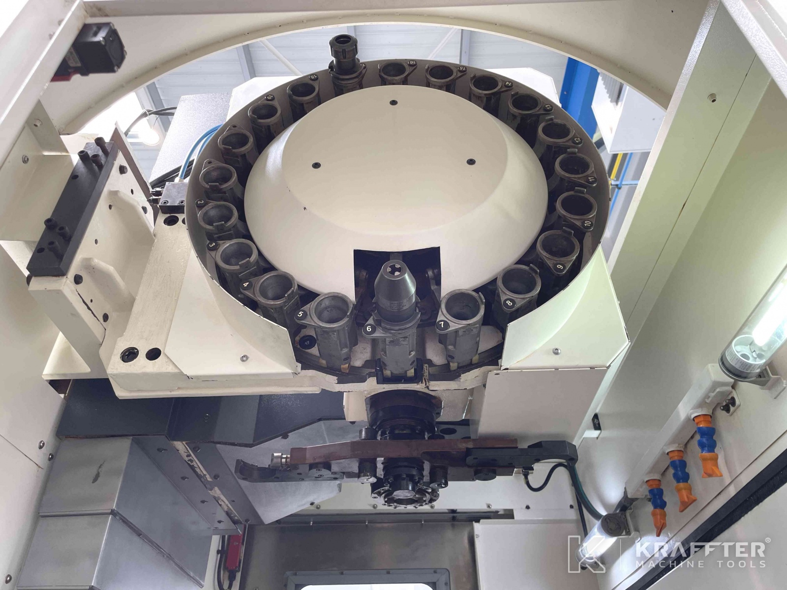 Huron VX6 apc Used vertical machining center - Pallet changer (72)